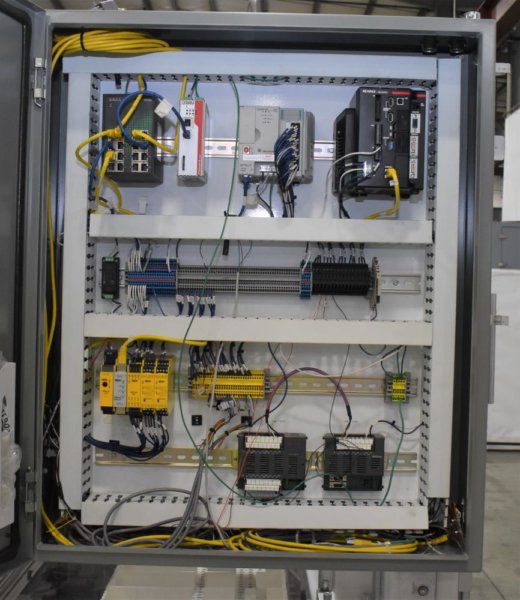 Fanuc Robotic Case Packing System | M&M Equipment Corp