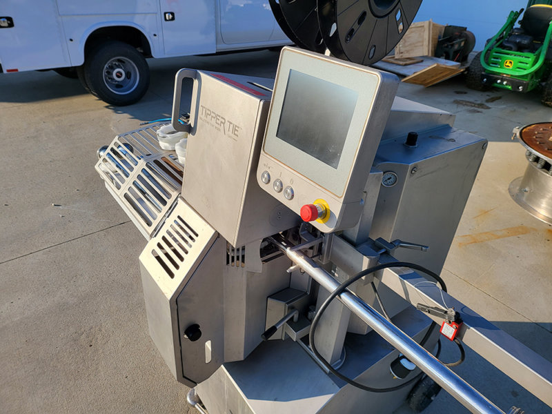 TIPPER TIE TT 18/15 Double Clipper | M&M Equipment Corp