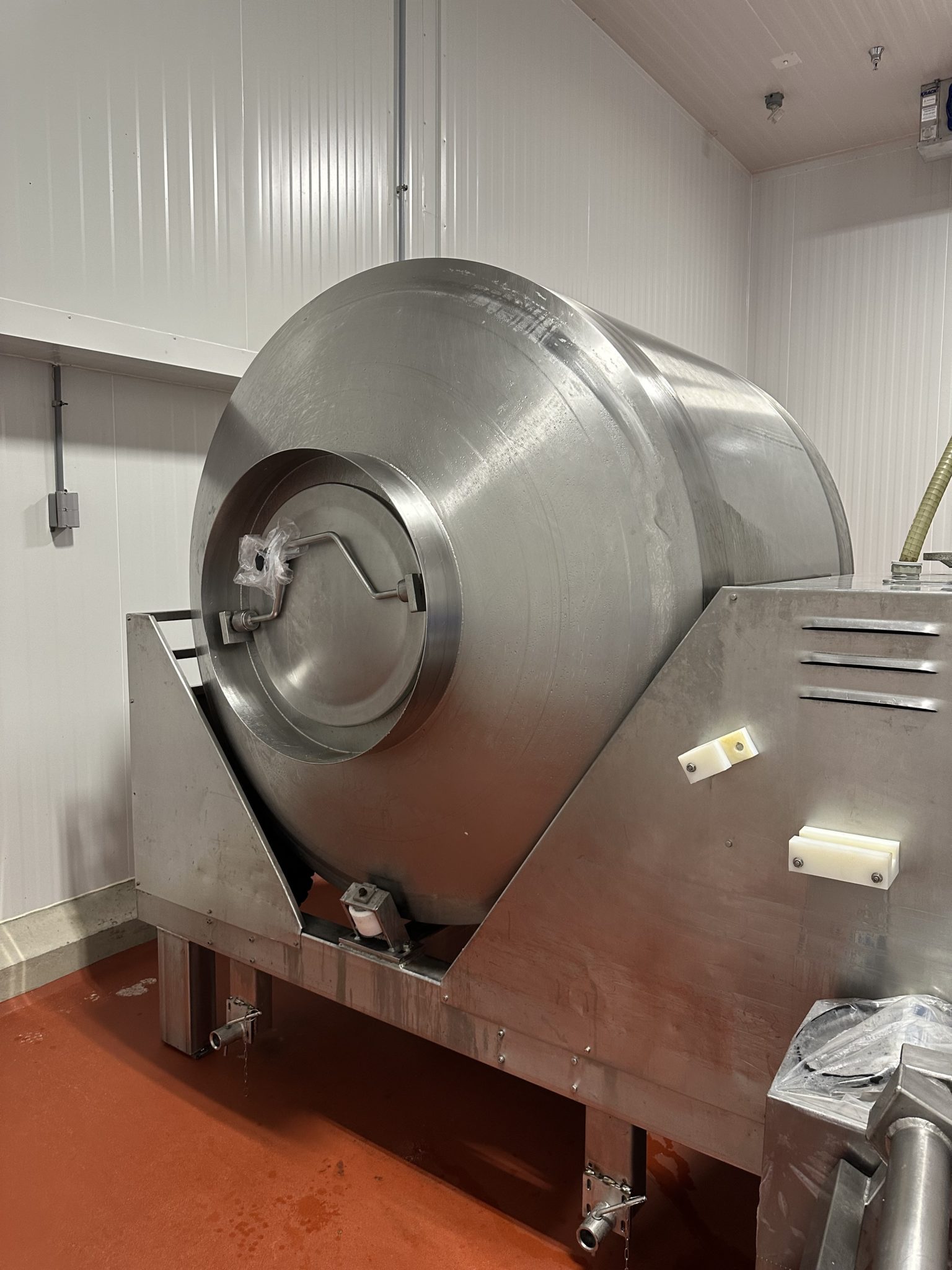 Heller VMT 2000 Vacuum Tumbler | M&M Equipment Corp