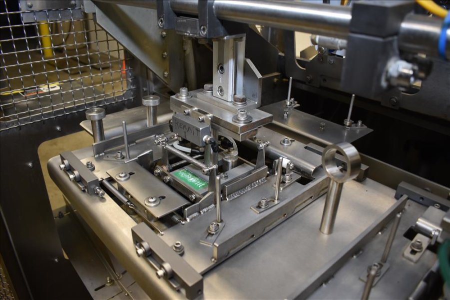 ADCO AFHXX-40-3-WD Triseal Carton Former | M&M Equipment Corp