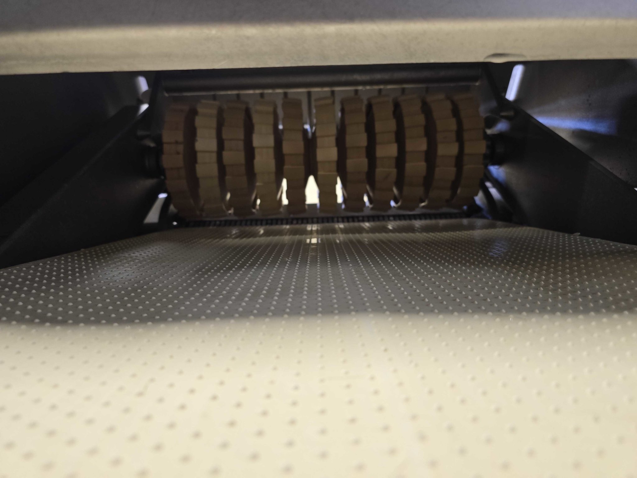 Townsend 9000 Automatic Skinner | M&M Equipment Corp