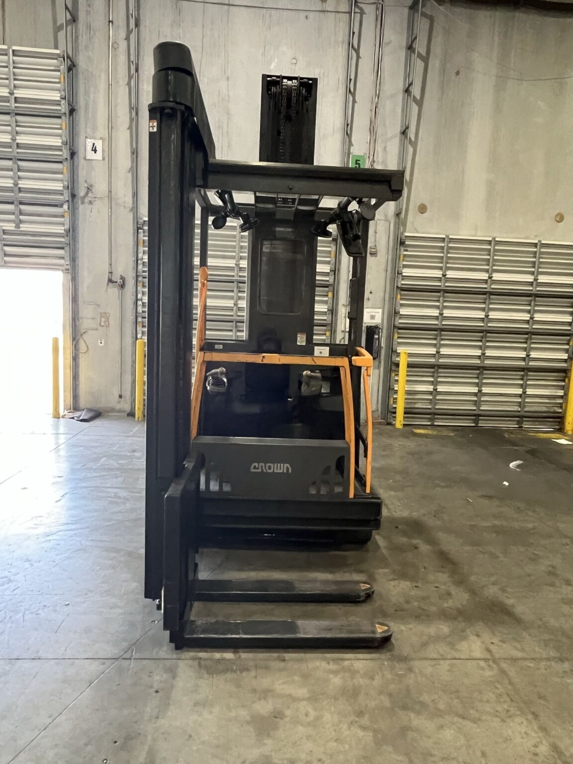 CROWN EQUIPMENT TSP 6500 Forklift | M&M Equipment Corp